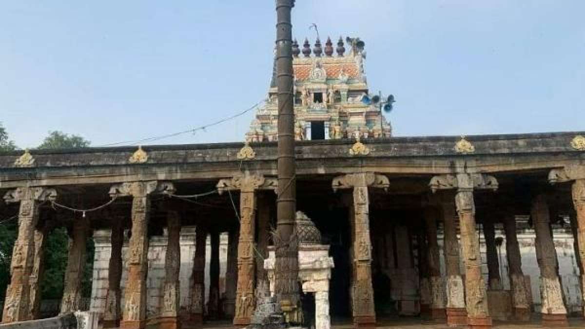 இந்த கோவிலில் சிவபெருமானுக்கு சுட சுட வெந்நீரால் அபிஷேகம் ...