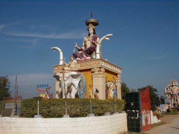 புராணக்கதைகளின் அடிப்படையில் ஒரு தீம் பார்க் – வித்தியாசமாக இருக்கிறது ...